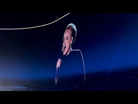 Adele - Hold On Live Munich, Messe München 30/08/2024 - YouTube