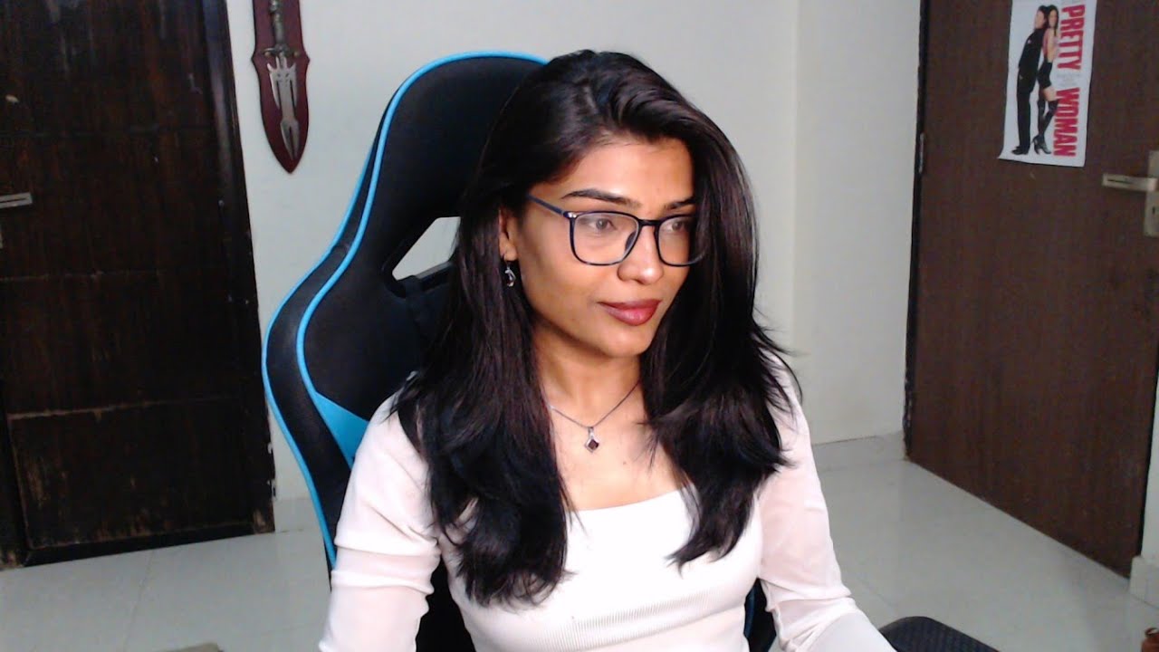 CoNsiStEnt sTrEAmeR with some brainrot valo - YouTube