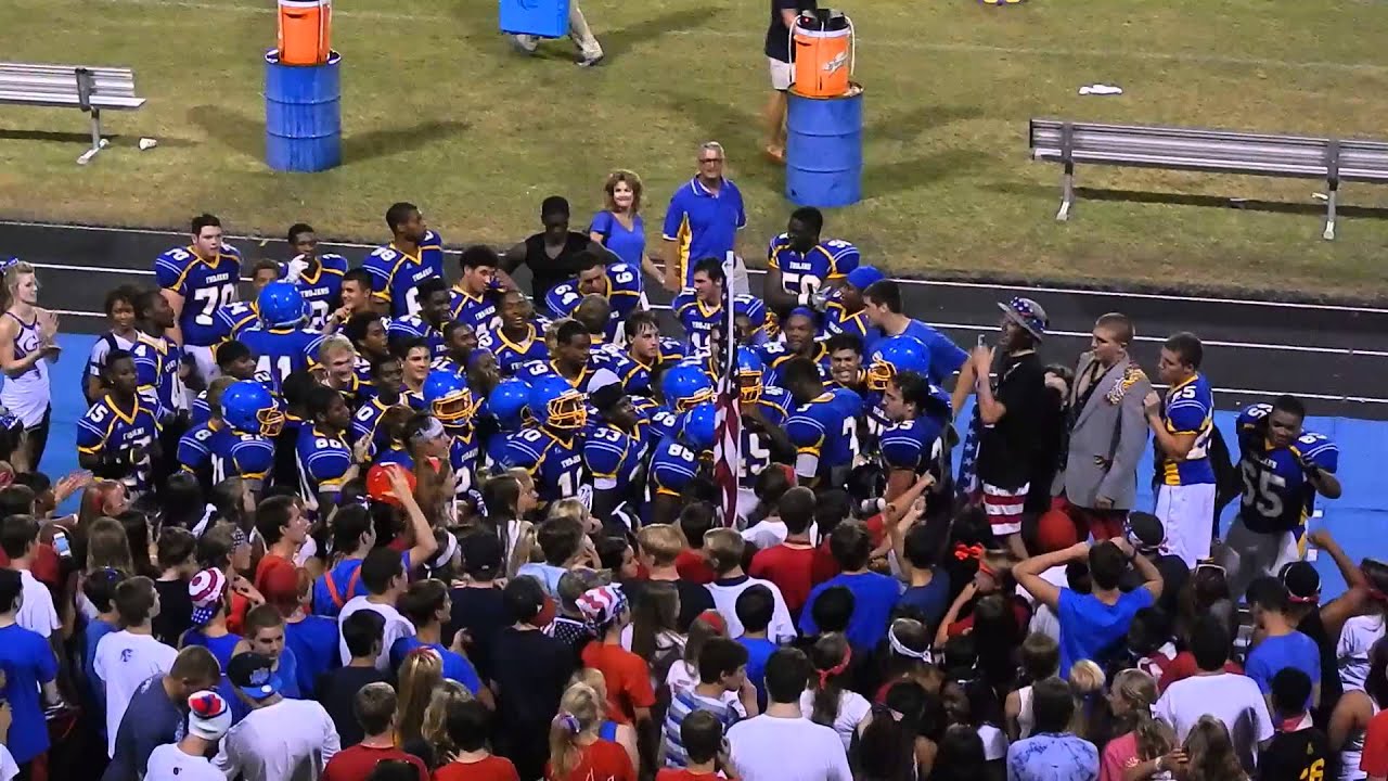 Garner High Football Team and Students Celebrate the Win - YouTube