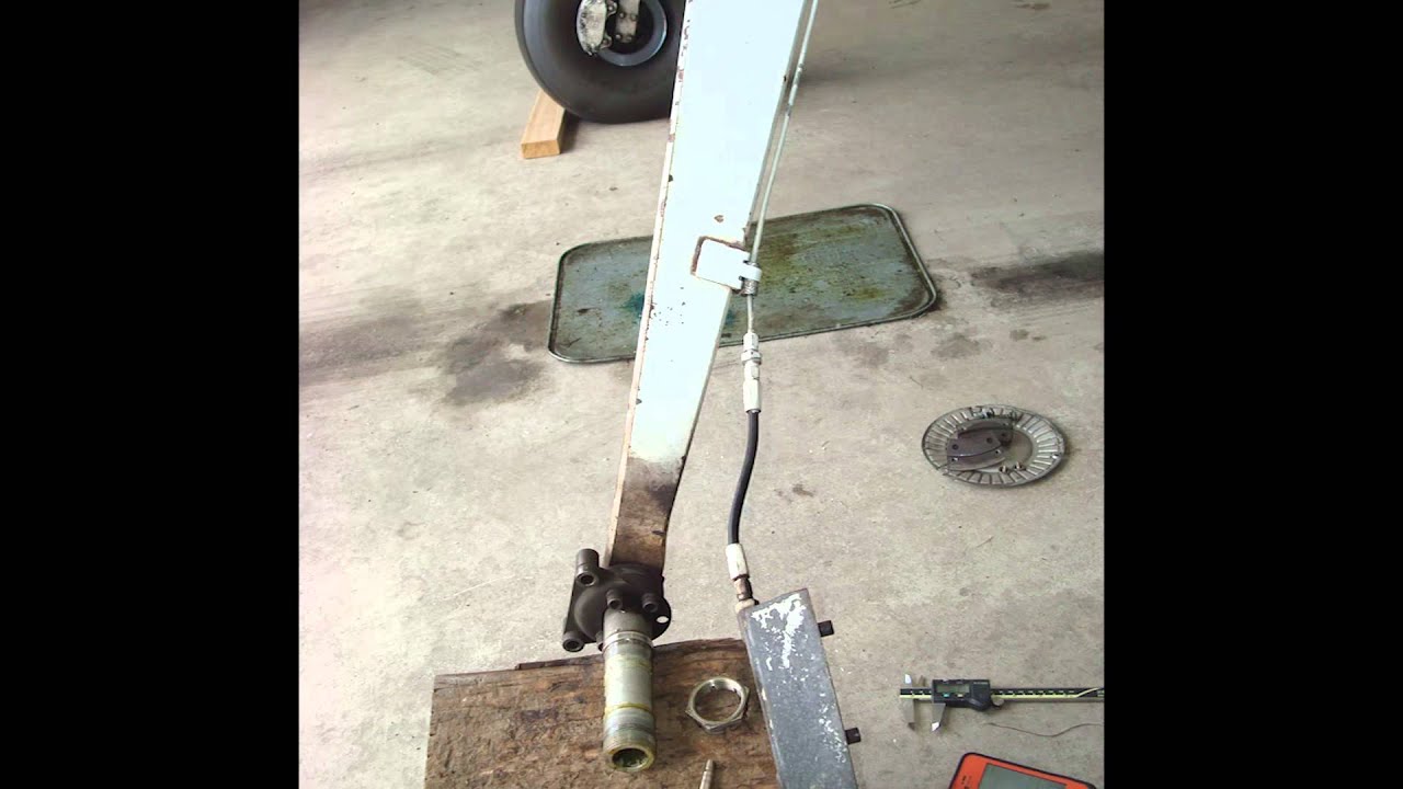 Cessna Single Engine Reciprocating Aircraft - Bent Main Landing Gear ...
