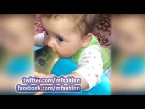 küçük çocuğu uzun uzun öpen büyük balık... :)