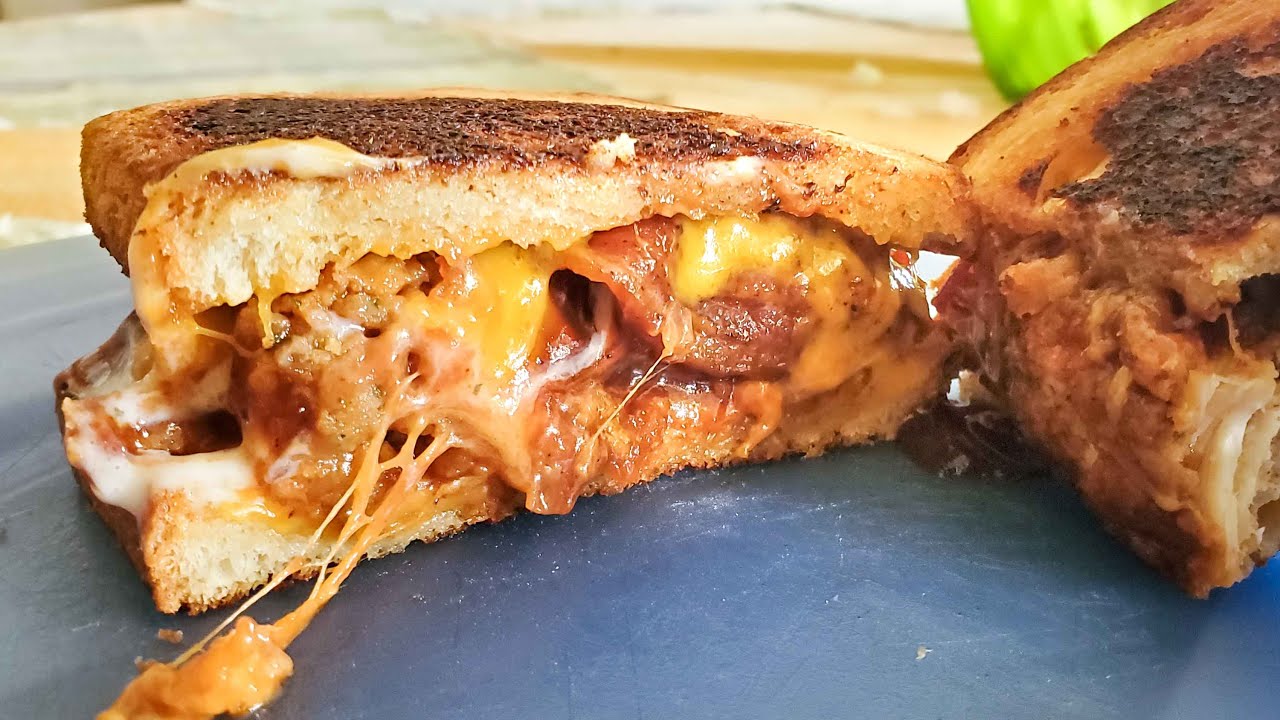 Attempting To Make The Friendly's Honey BBQ Chicken Supermelt - YouTube