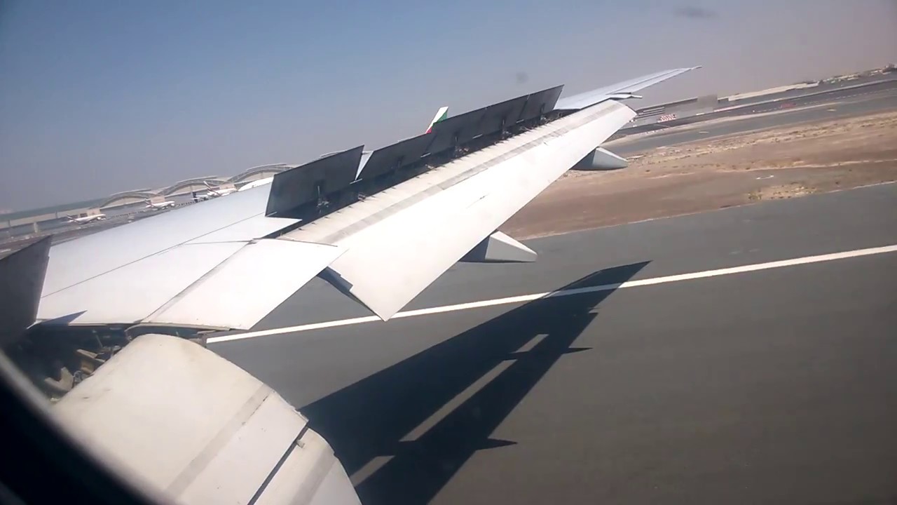 Emirates flight landing view Dubai International Airport - YouTube