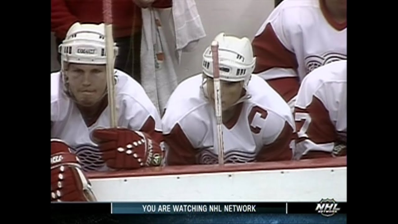 Steve Yzerman's 300th Goal - 11/1/90 - YouTube