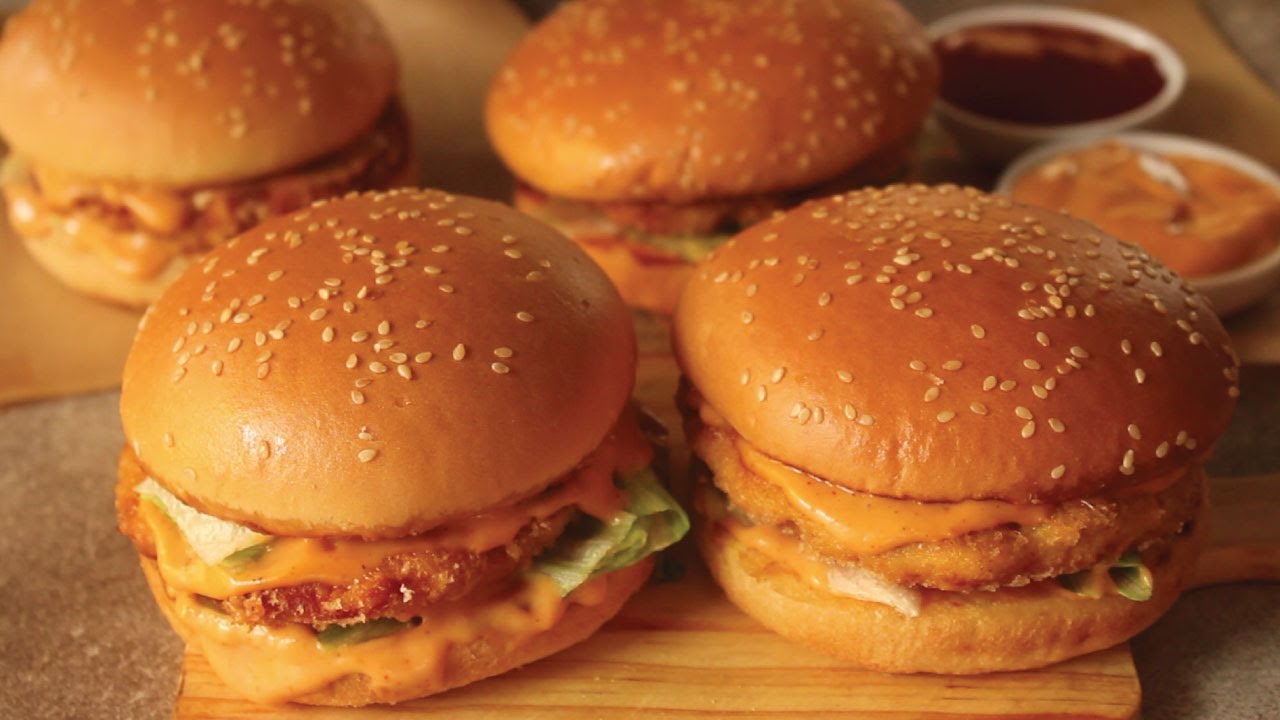 Chicken Burger 😍 Recipe By Chef Hafsa - YouTube