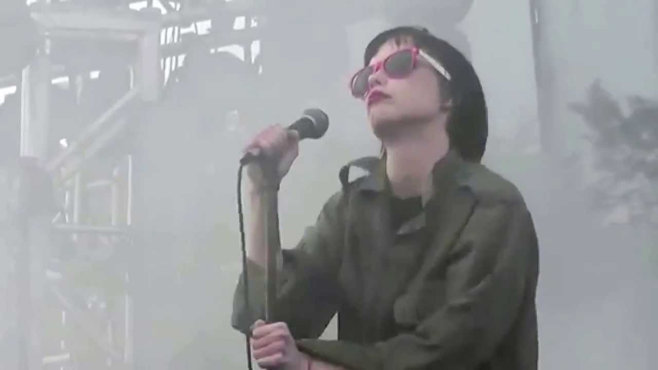 Alice Glass / Crystal Castles - LIVE (1) - YouTube