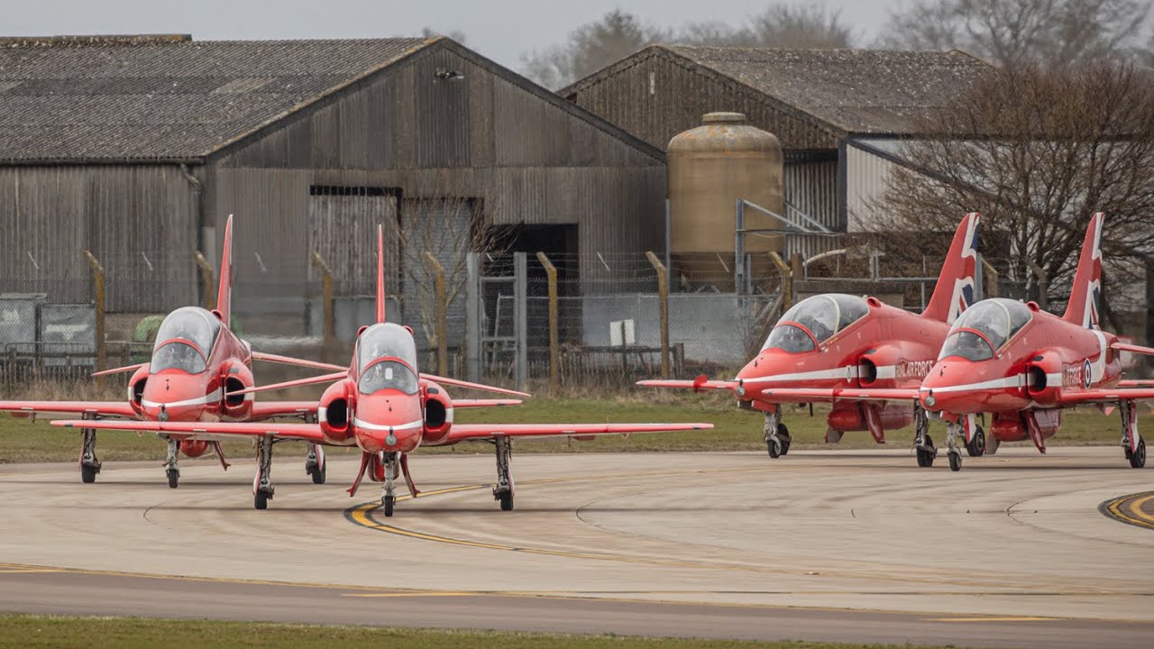 The Red Arrows - YouTube