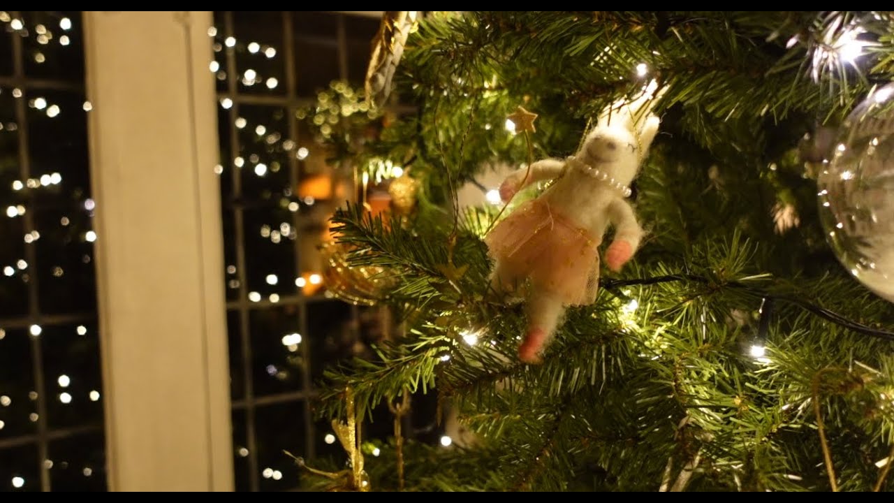 VLOGMAS DAY 25 I IT LOOKS SO CHRISTMASSY!!!! - YouTube