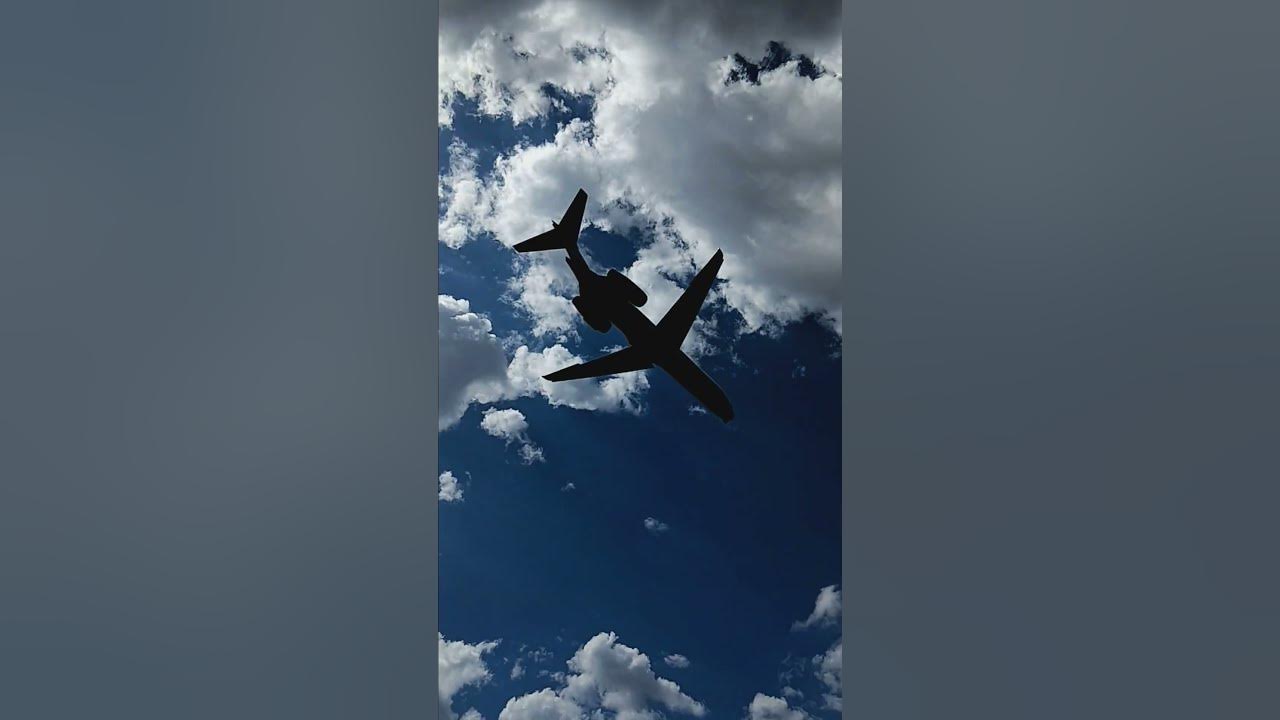 Video of the retired qantas 717 - YouTube