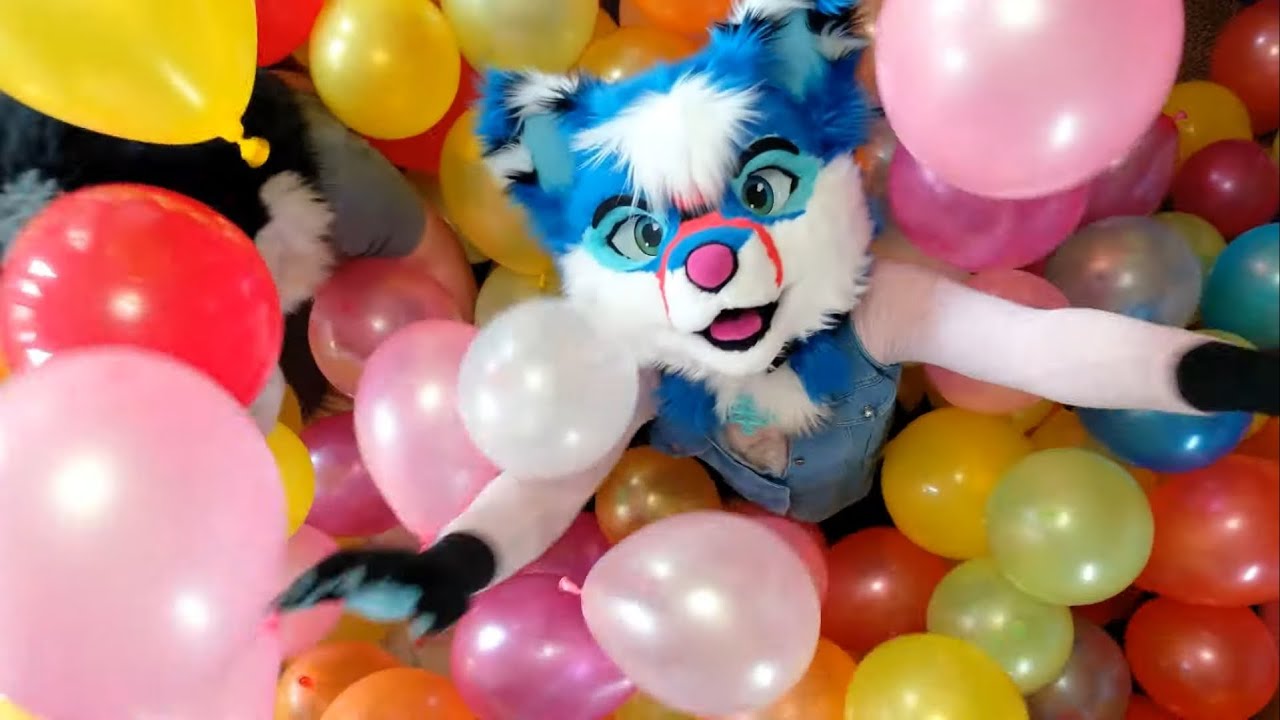 Epic Balloon Popping 1,000 Balloons Official video - YouTube