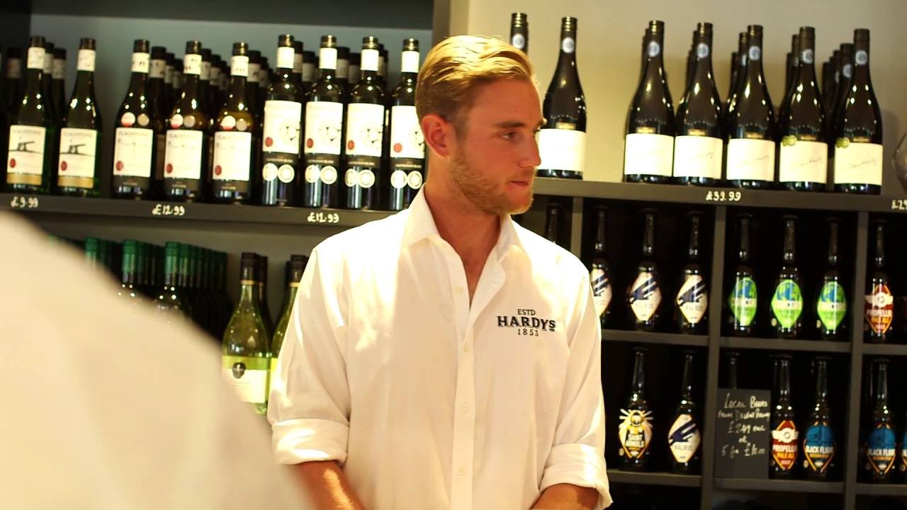 Stuart Broad hosts a Hardys wine tasting session - YouTube