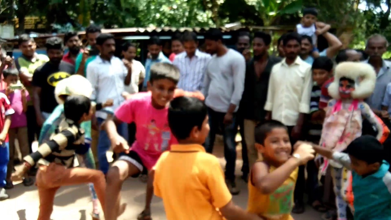 Mangalore Tiger Dance by Kids (Hithen and Party) - YouTube
