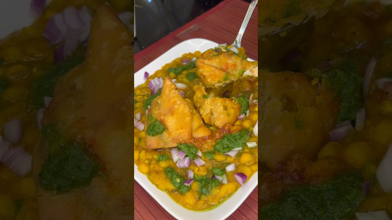 Samosa ragda chat😋#samosachat #chat #recipe #youtubeshorts #shorts # ...
