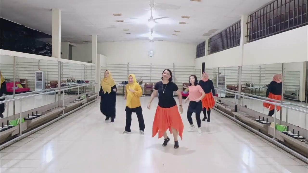 iDance Disco - line dance, Chor. Fred Whitehouse (IRE) & Lilian Lo (HK) - YouTube