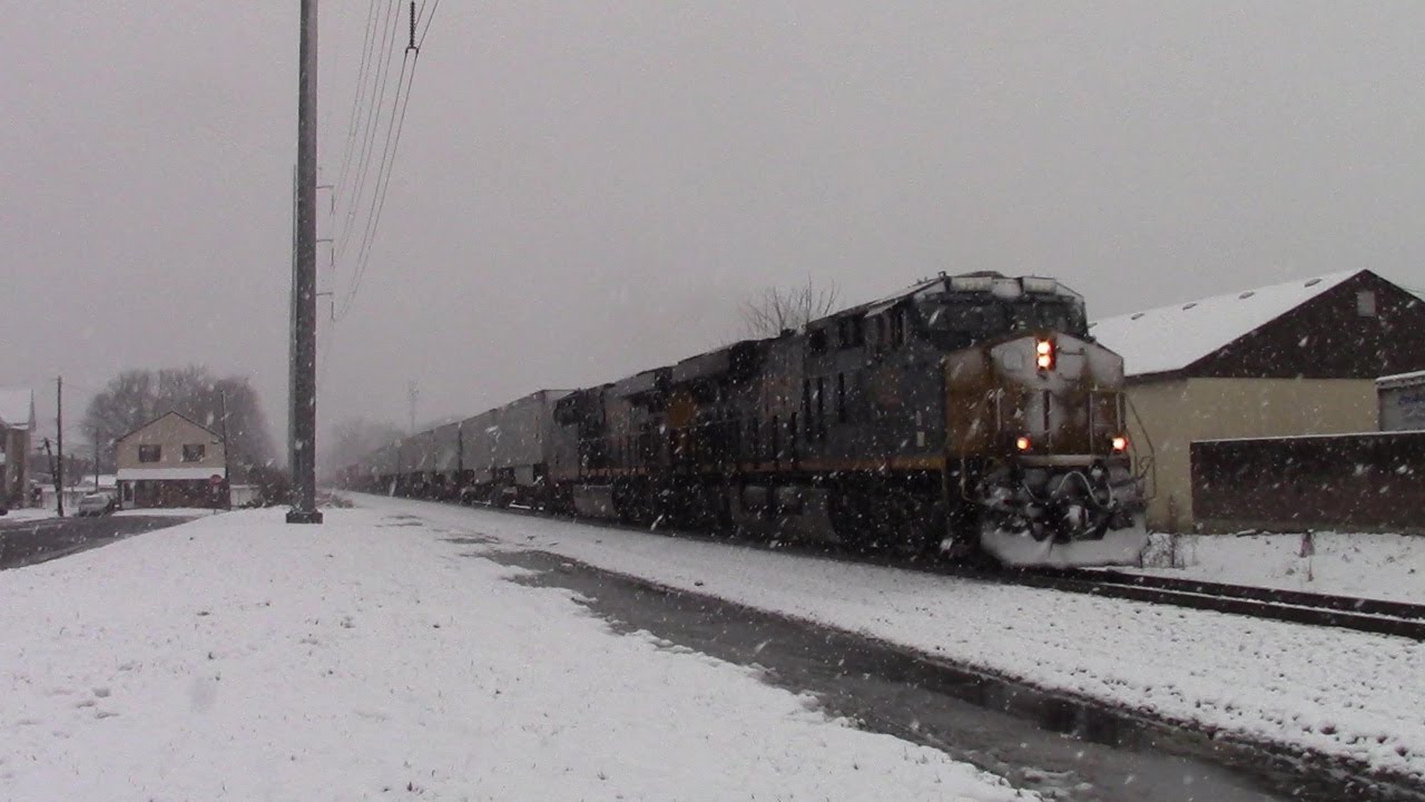 Heavy Snow and Trains on the Philly Sub - YouTube