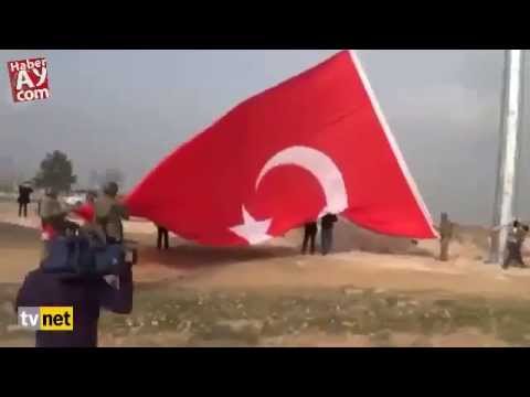 Kobani Sınırına Dev Türk Bayrağı Dikildi
