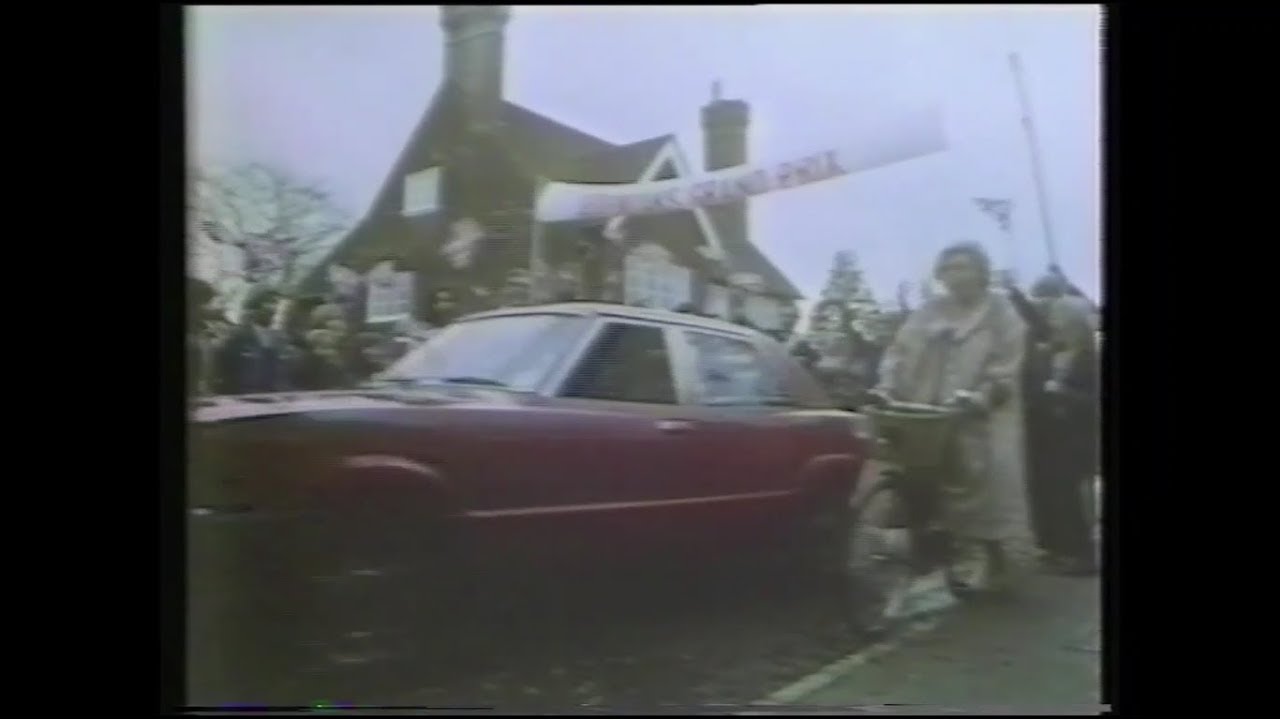 British Rail TV ad 1970s: Hattie Jacques and Jackie Stewart - YouTube