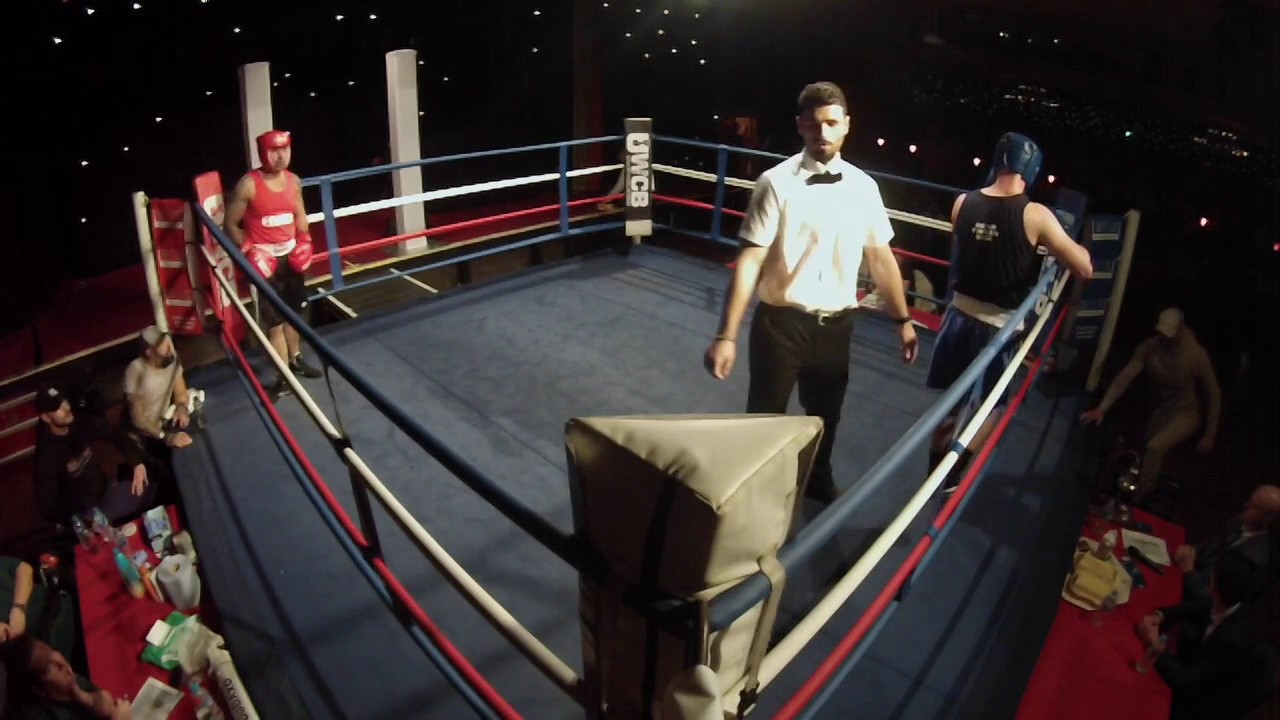 Ultra White Collar Boxing | Aldershot | Glenn Tonkyn VS Sean Bell - YouTube
