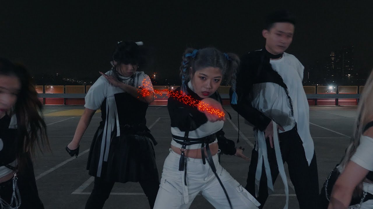 [TEASER] EVERGLOW (에버글로우) 'FIRST' MV Dance Cover | KM United - YouTube