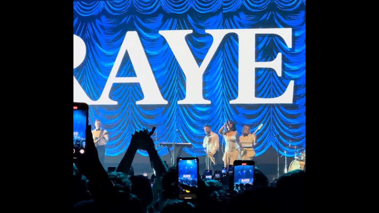 Raye - You Don’t Know Me (Live Performance at O2 Arena - UK, London ...