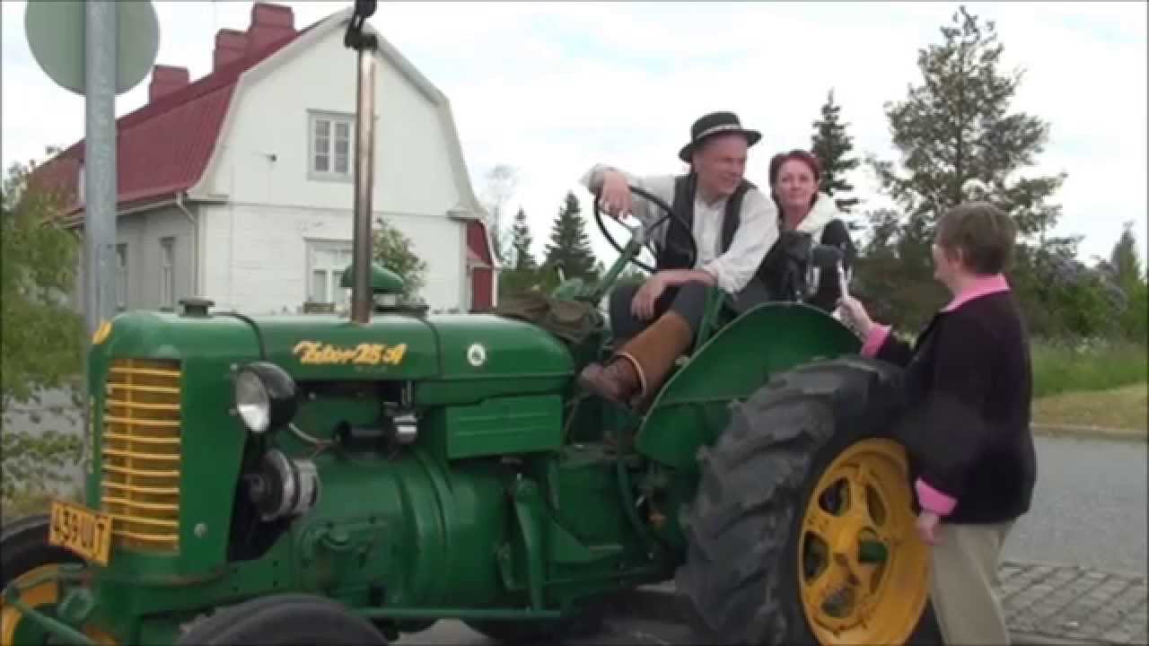 Vanhat traktorit - YouTube