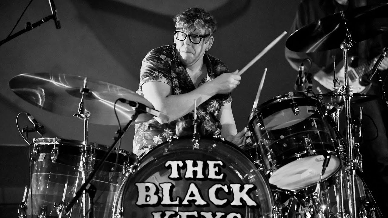 Patrick Carney talks new Black Keys music with Megan Holiday - YouTube