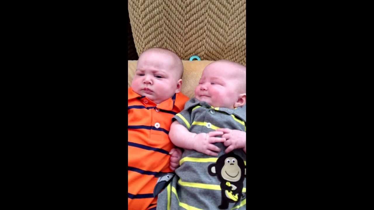 Twins pooping together - YouTube
