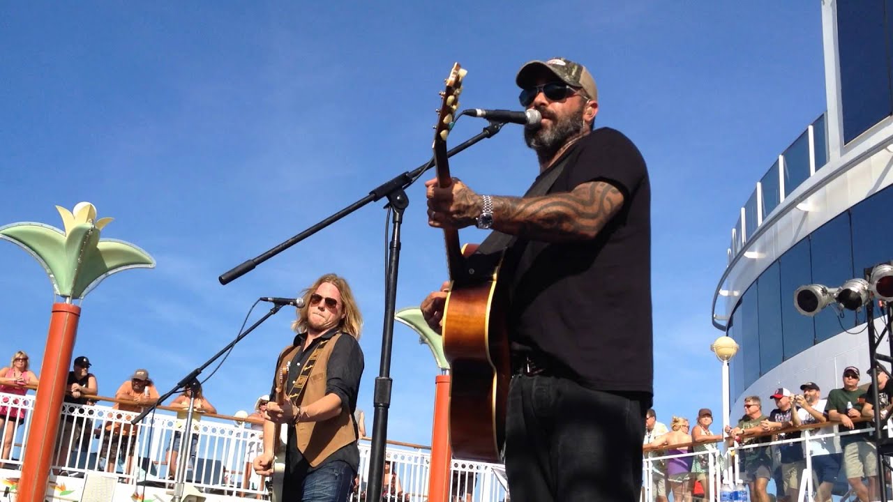 Country Boy Aaron Lewis - YouTube