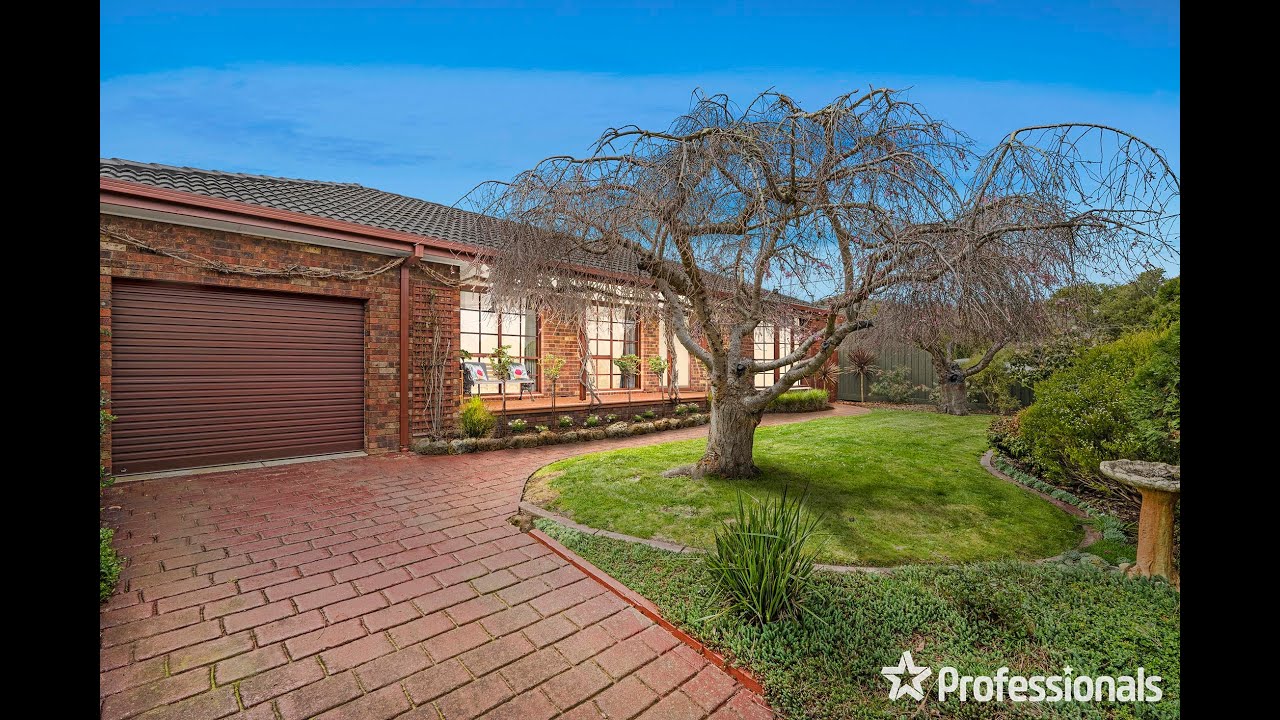 32 Country Club Drive, Chirnside Park - YouTube