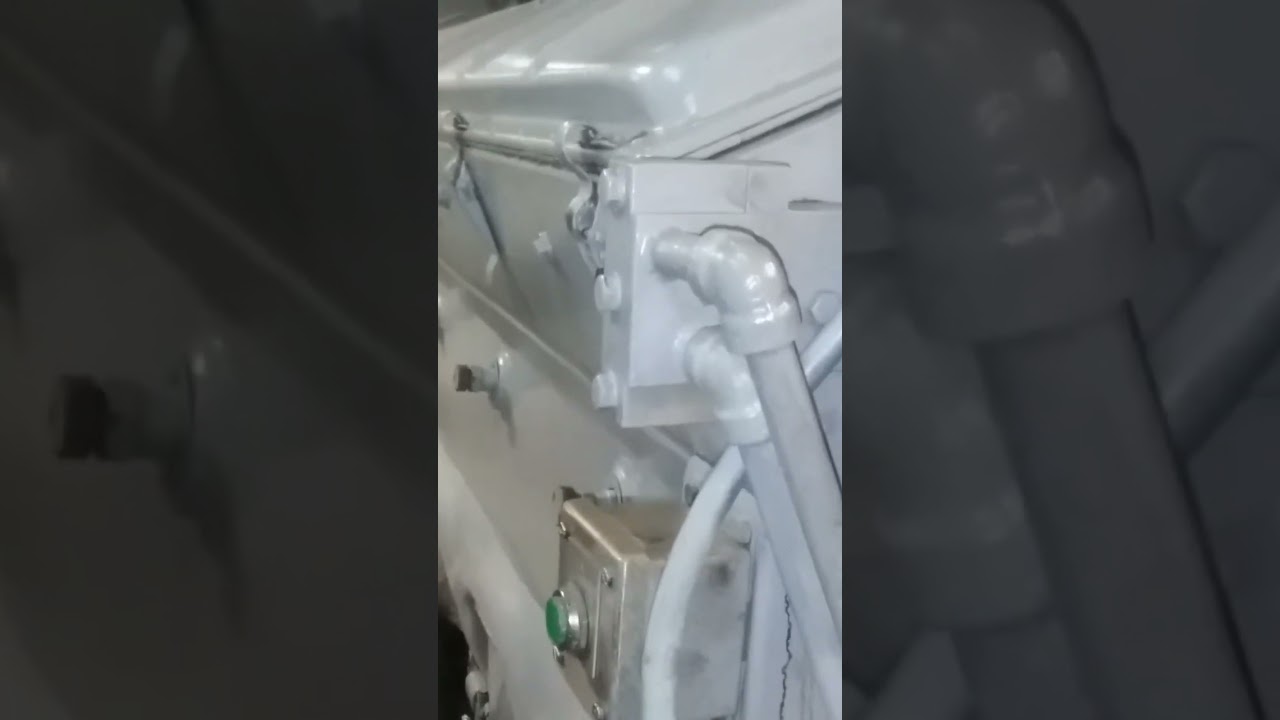 emd 12-645 e7 running - YouTube