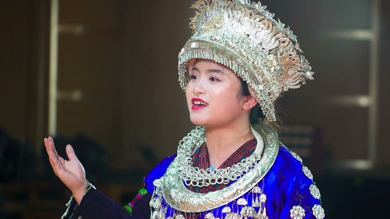 Miao Ethnicity Folk Song - Standing on the High Miaoling Mountains 苗族民歌 ...