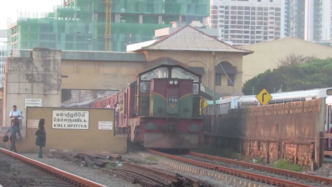 SLR's Class M6 786 with the Aluthgama Slow train at Kollupitiya Station ...