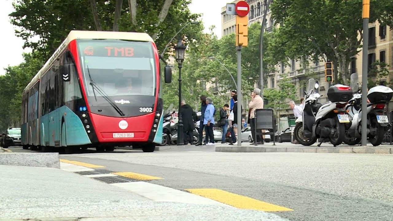 Descubriendo el TranBus en Barcelona - YouTube
