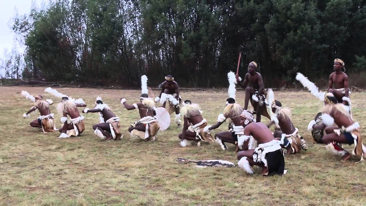 Zulu dance, Zoeloe dancers at white mountain music festival - YouTube