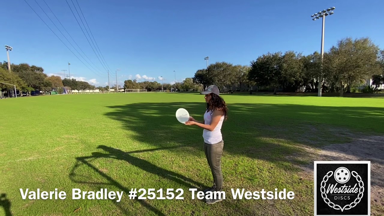 Disc Golf New Latitude 64 Sapphire - YouTube