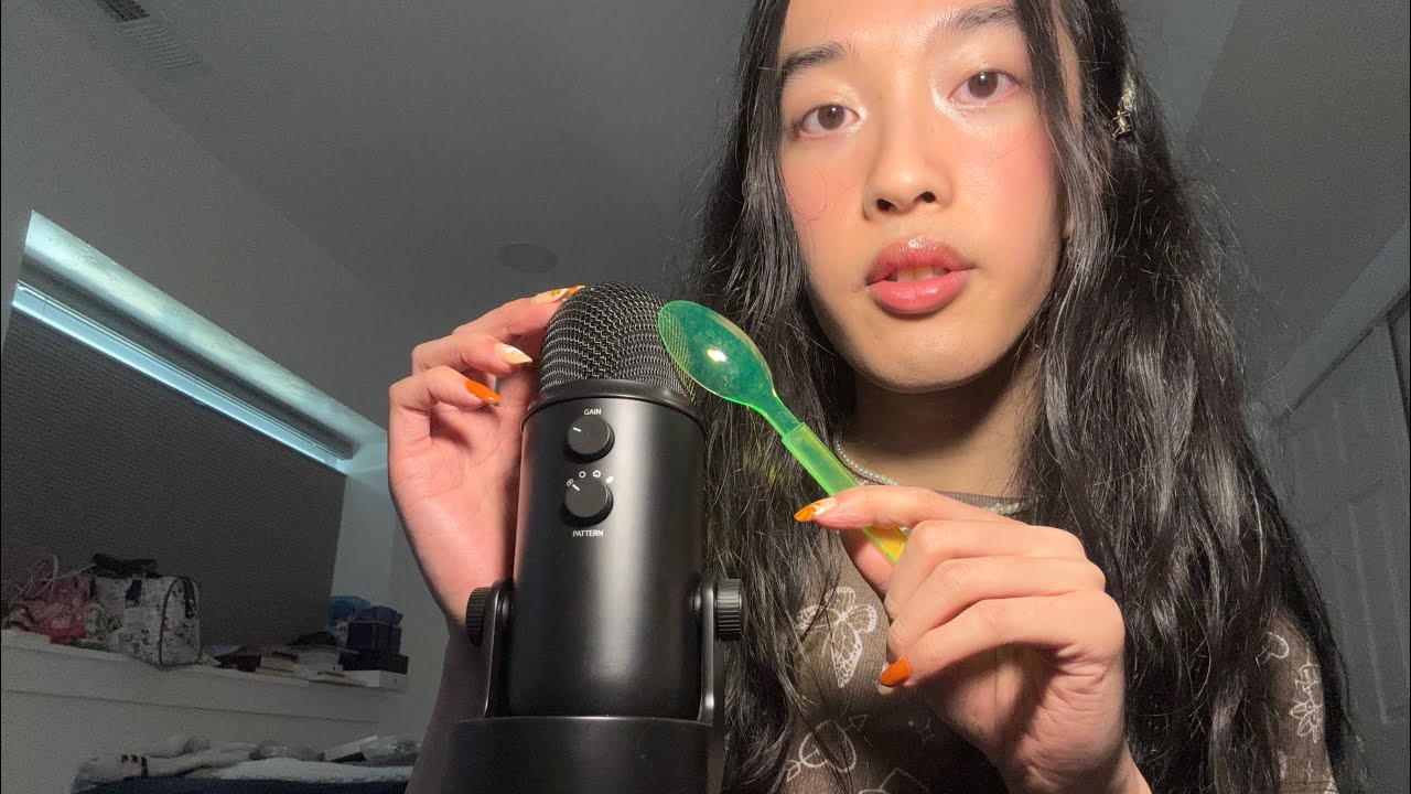 ASMR on the mic 😋 (fast and aggressive mic sounds) - YouTube