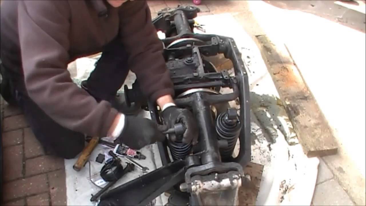 Jaguar E type Rear Suspension Rebuild Part 7 - YouTube