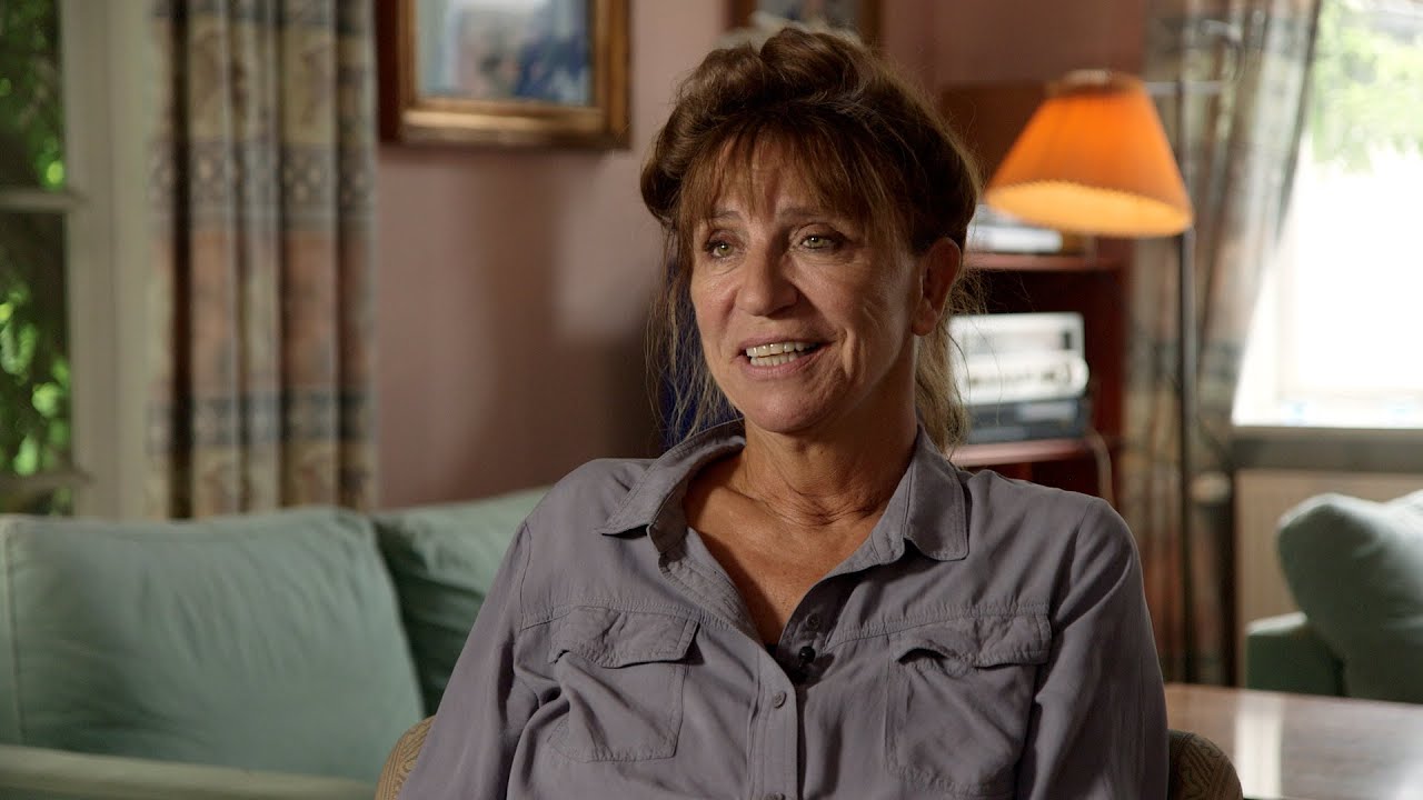 Forfatterweb-stafet med Susanne Staun - YouTube