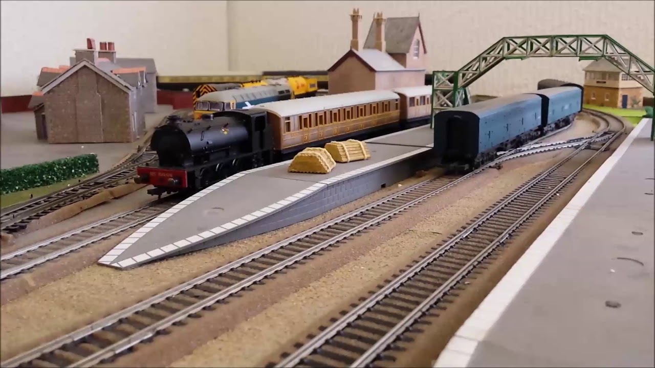 GWR 4-6-0 Grange Class 68xx 'Brockton Grange' No. 6832 bachmann chassis ...