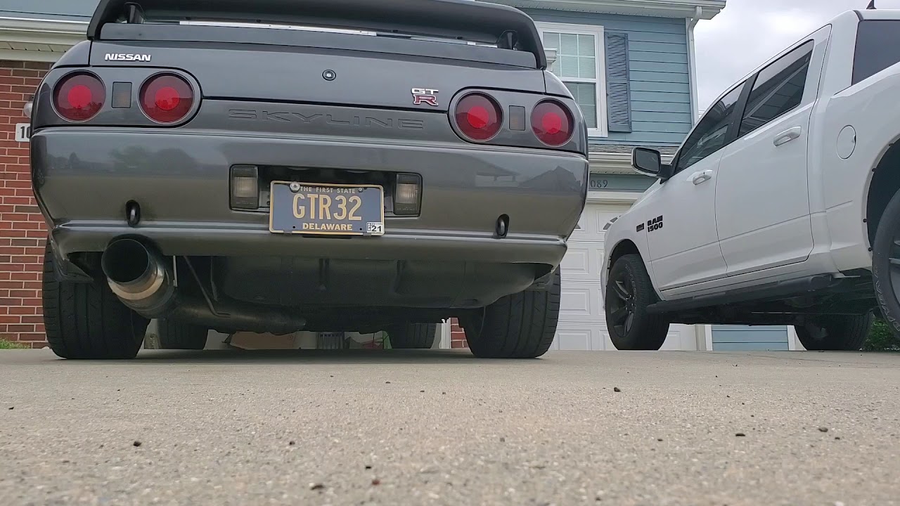 R32 GTR cold start - YouTube