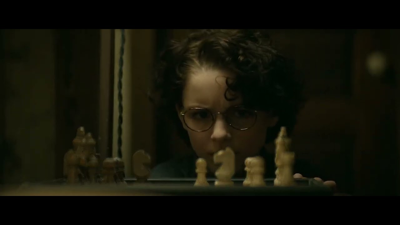 Ghostbusters Afterlife 2021 - Phoebe Playing Chess With Ghost Egon ...
