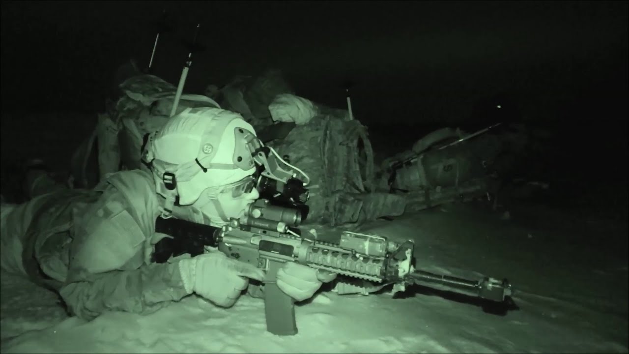 11th Airborne Division Paratroopers Conduct Tactical Air Movement - YouTube