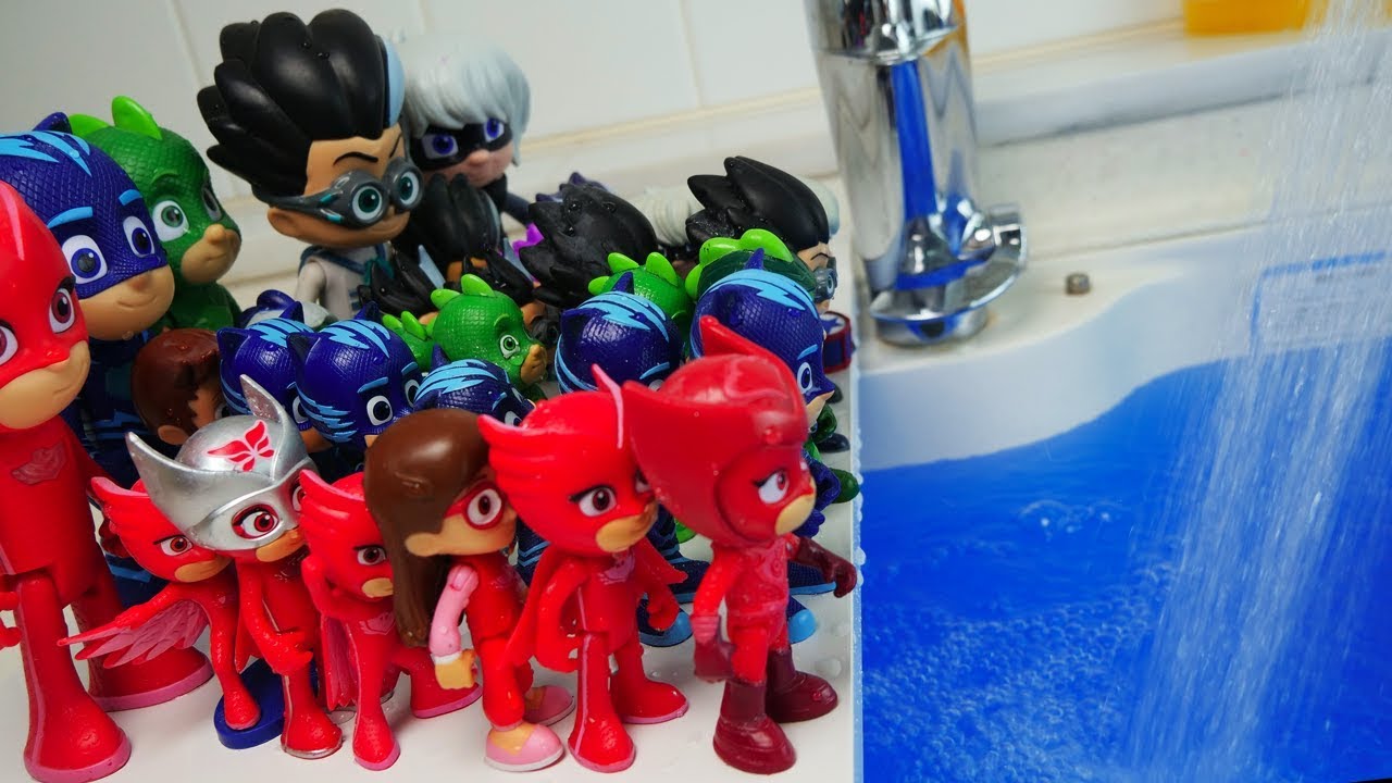 Pj Masks Dive into the Blue Water Sink! Superheroes Pj Masks Toys - YouTube