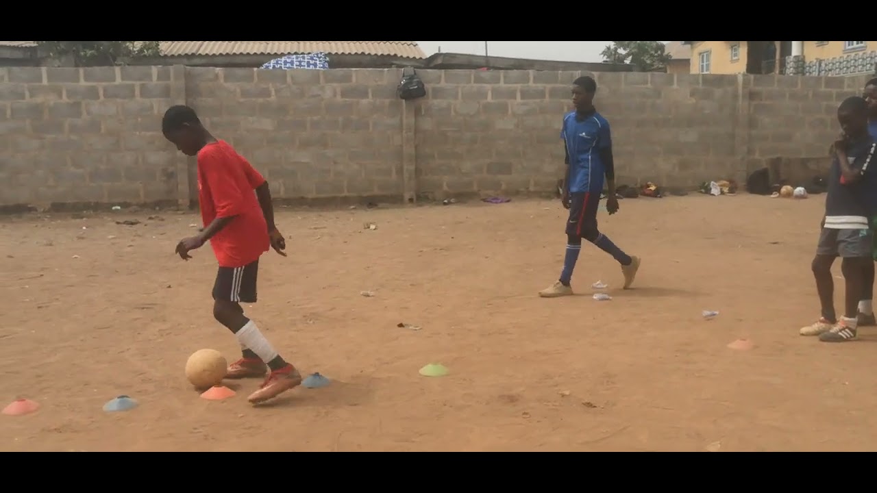 Basic techniques on dribbling - YouTube