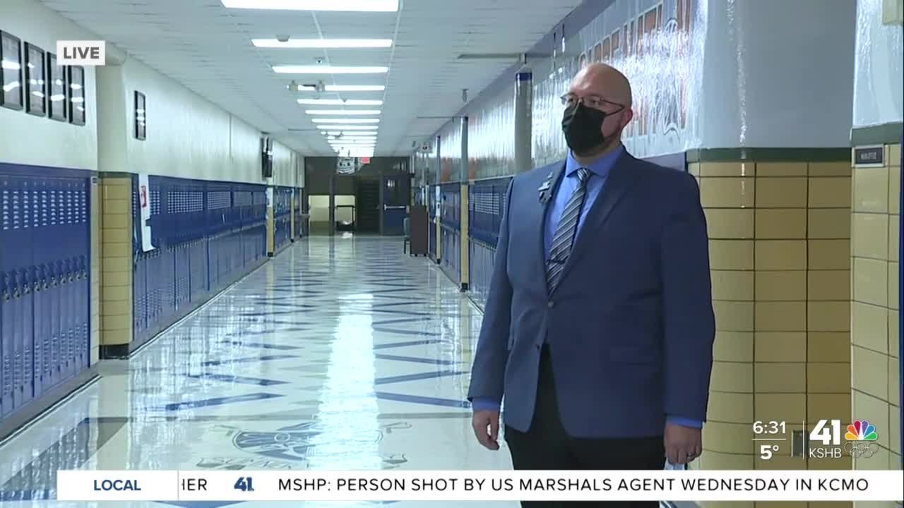 KCKPS students return to class - YouTube