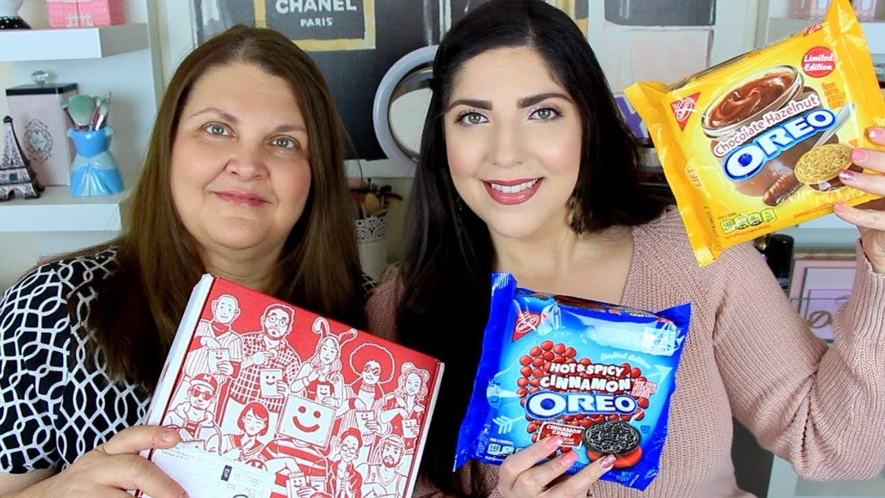 Try it Tuesday | Valentine Oreos & February Munchpak 2018 - YouTube