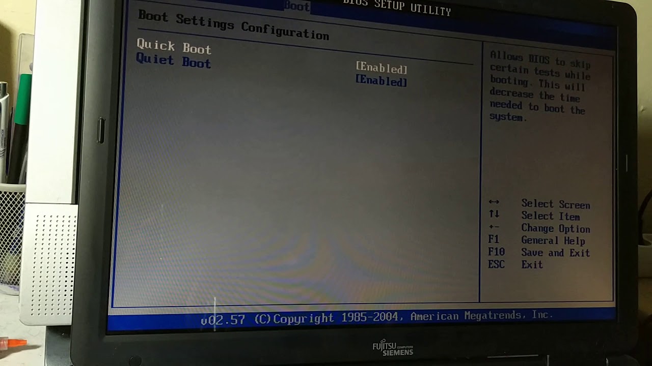 Trash picked Fujitsu-Siemmens Amilo M3438G power up - YouTube