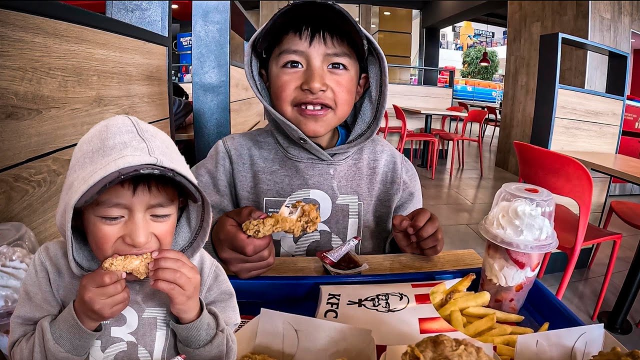 COMIENDO EN EL MALL POR PRIMERA VEZ KFC | Joelito Benjamil - YouTube