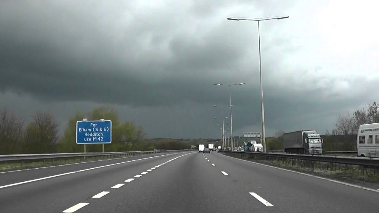 Driving On The M5 From J5 (Droitwich) To J4A (M42), England 3rd April ...