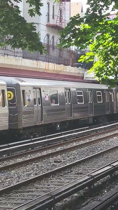 MTA New York City Subway: 96th St-2nd Ave Bound 1988-89 Kawasaki R68A Ⓠ︎ Train Leaving Beverly ...
